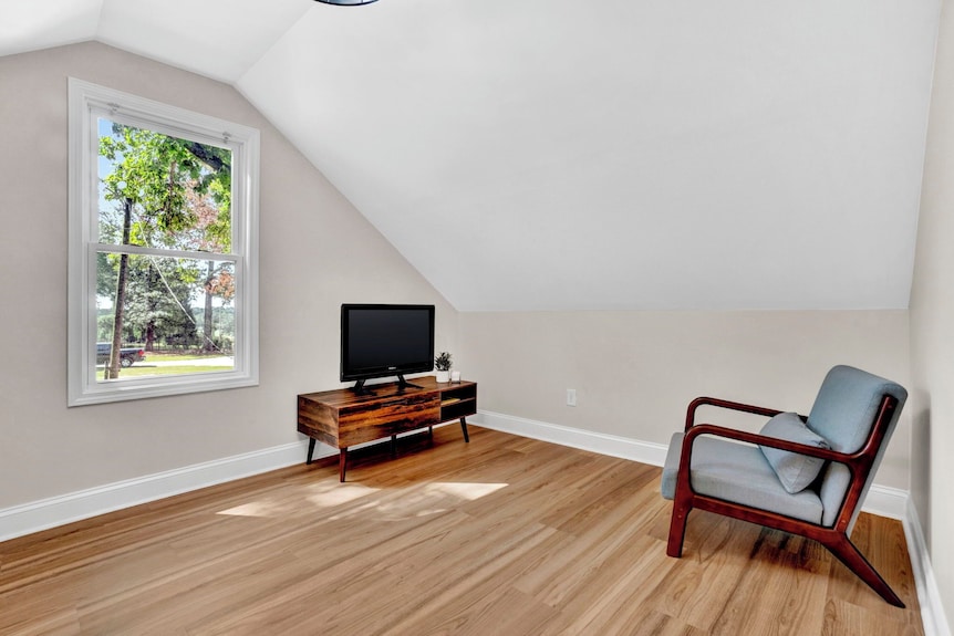 Modern Remodeled Farmhouse - Great Location - South Carolina