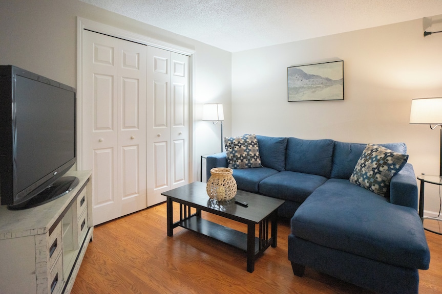 Cozy 1-bedroom With Wifi, Central Air, In Unit Laundry In Enjoyable Manchester - 康乃狄格