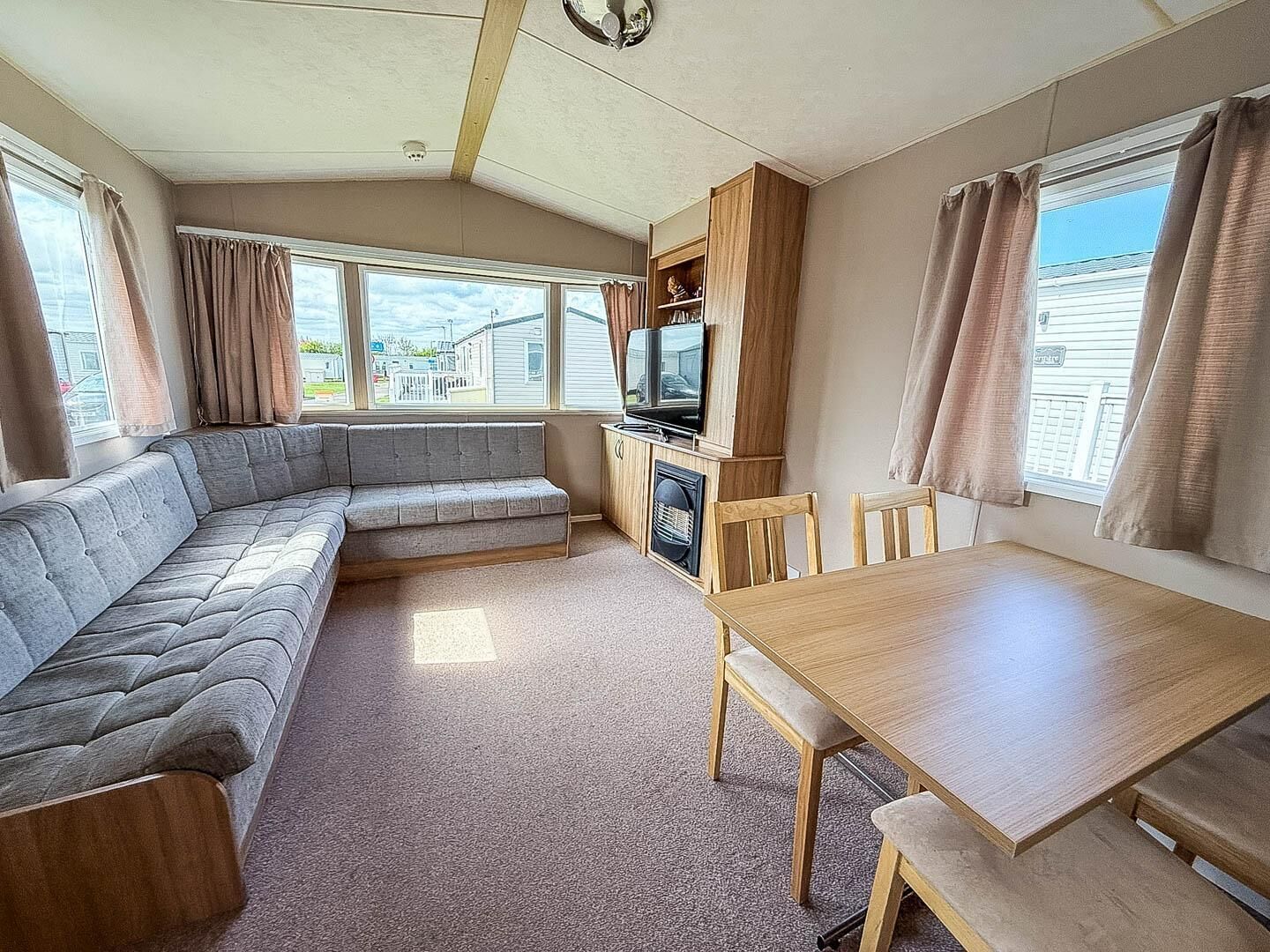 Homely 8 Berth Caravan At California Cliffs Near To Scratby Beach Ref 50067g - Hemsby