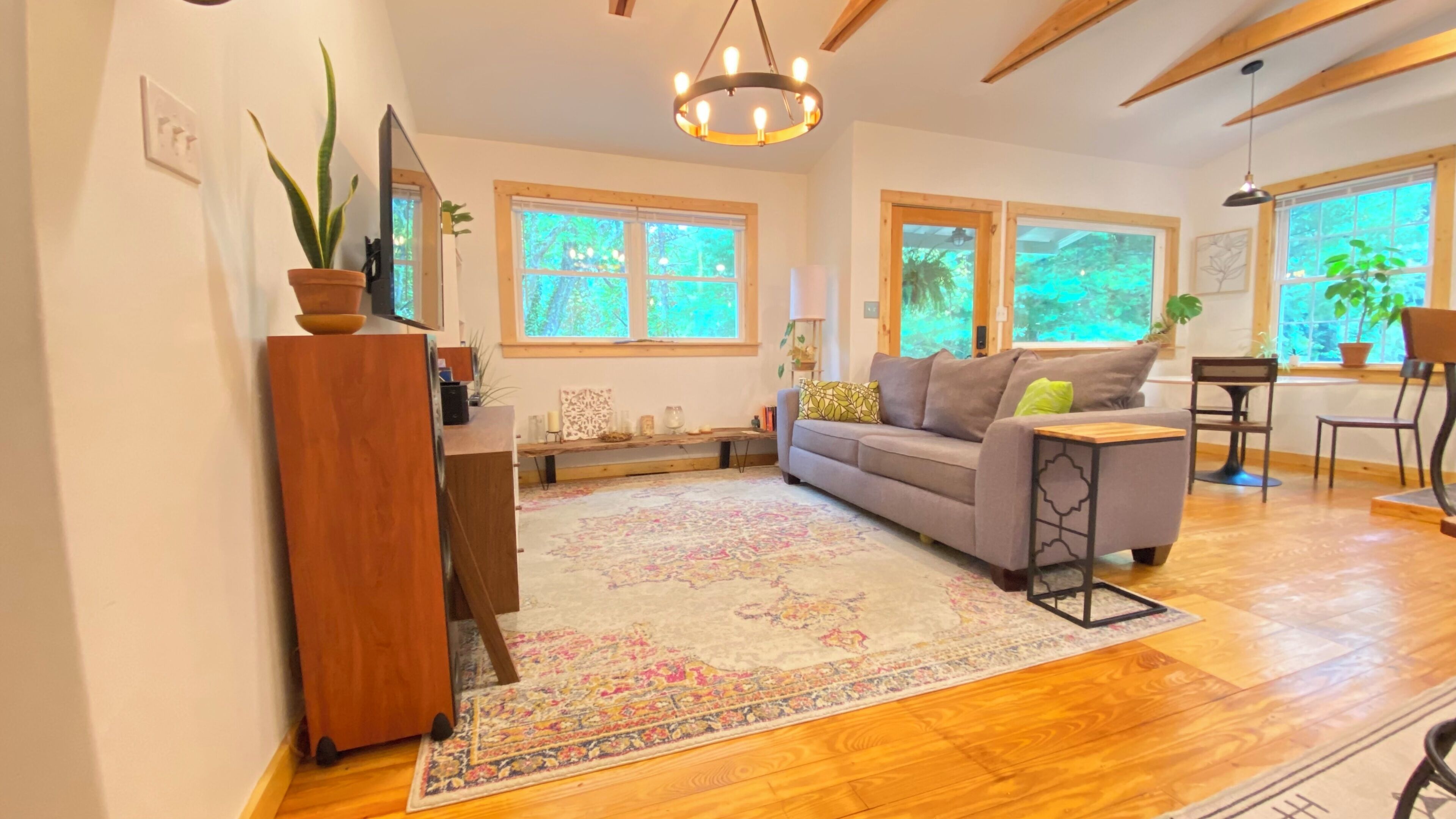 3 Miles To Asheville! Sunfilled Cabin With Wi/fi - Asheville, NC