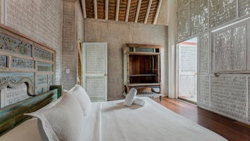 4 quartos, roupa de alta qualidade, cofre no quarto