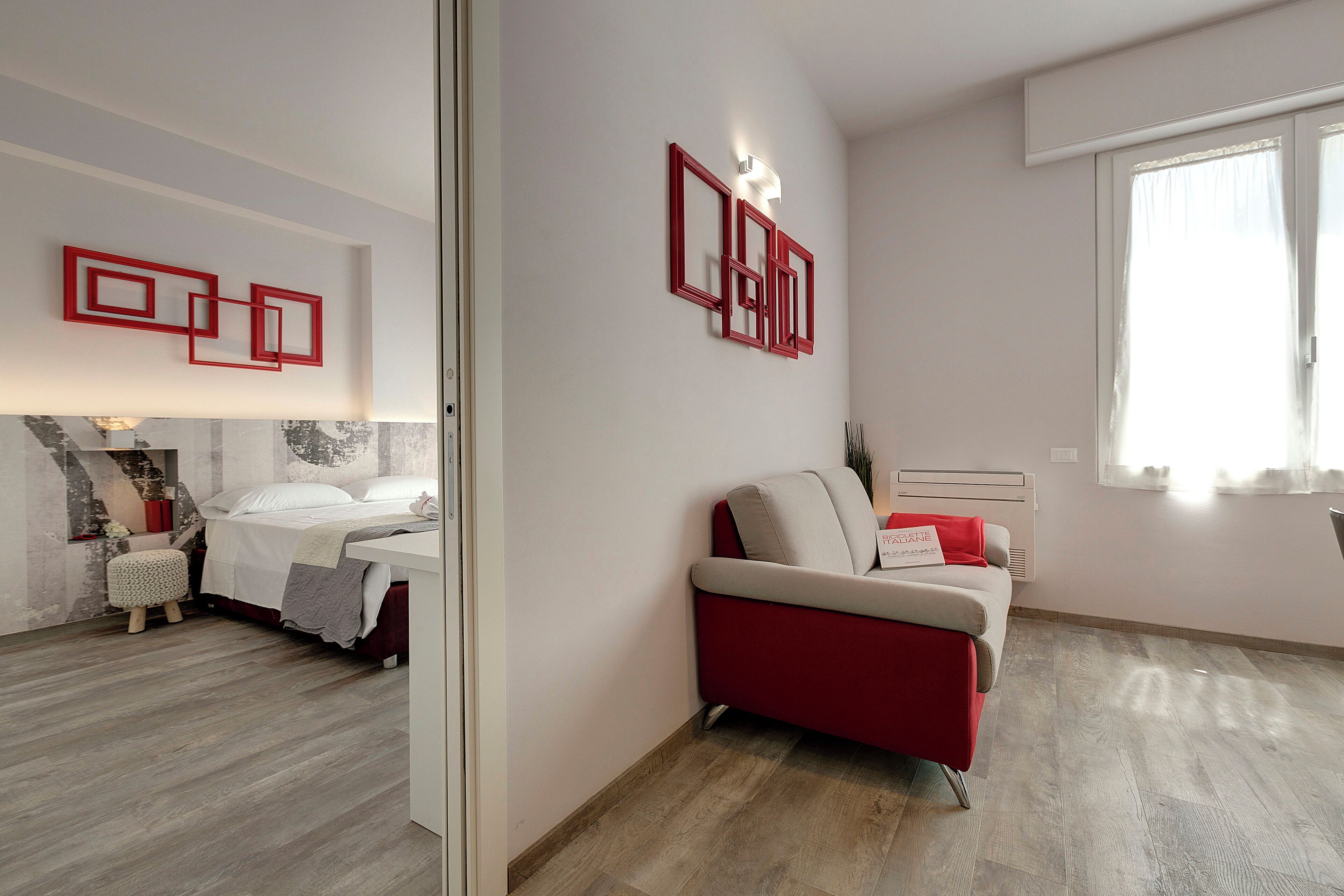 Apartamento | Sala de estar | Televisor de ecrã plano de 24 polegadas com canais digitais 