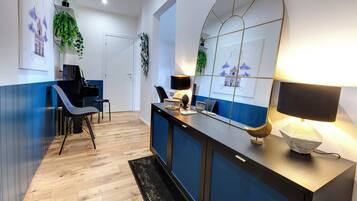 Apartamento | Sala de estar | TV de tela plana 24 polegadas com canais digitais