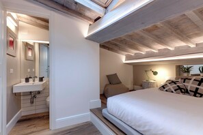 Apartamento | Secretária adequada para computadores portáteis, ferro/tábua de engomar 