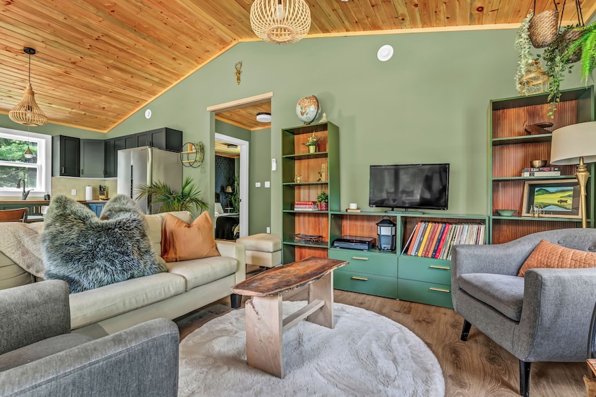 Cozy, Stylish, And Surrounded By Nature; Sojourn Hideaway Is The Perfect Getaway - Nova Scotia