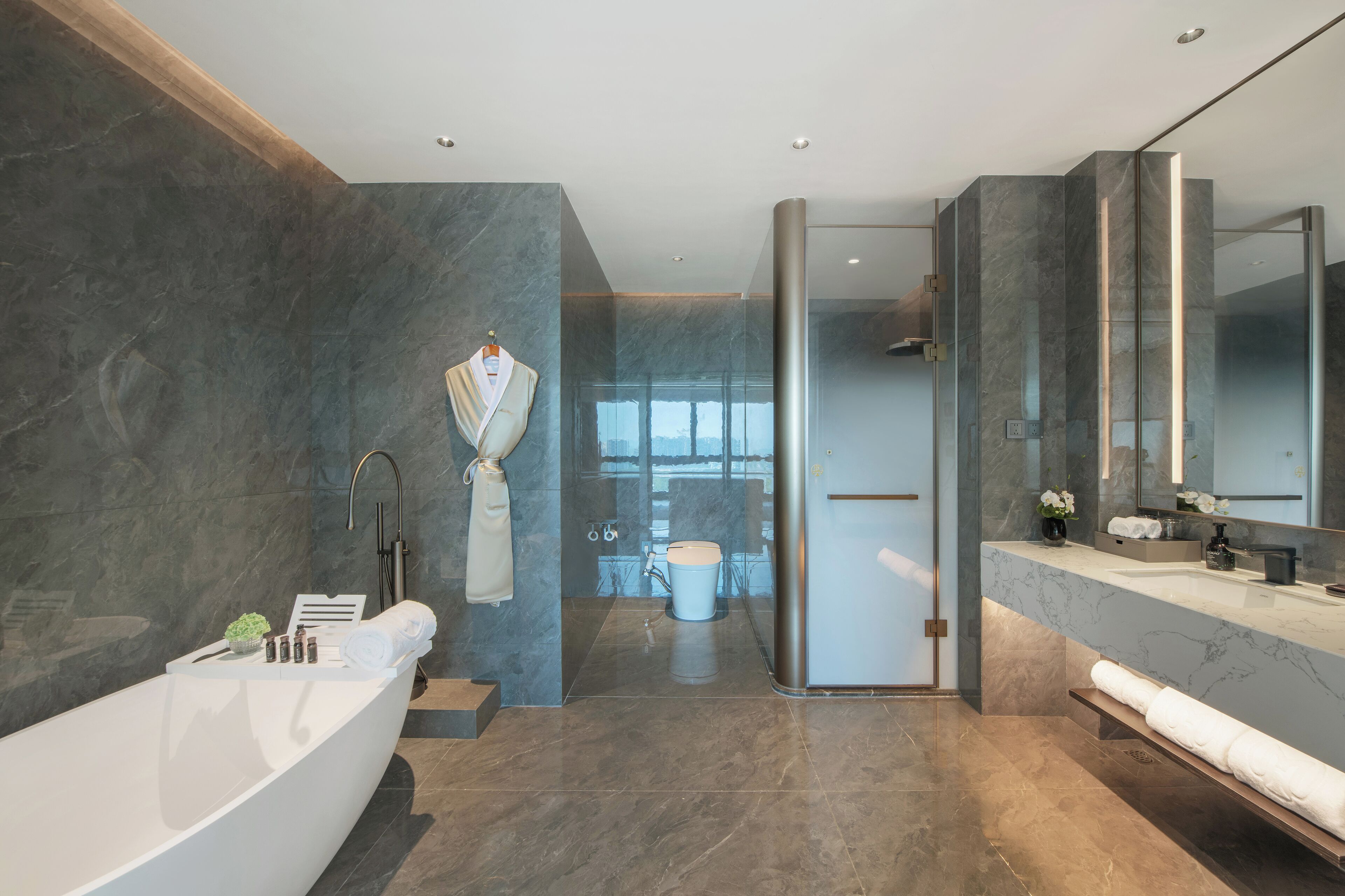 Quarto Individual Executivo | Roupa de alta qualidade, edredões de penas, minibar, secretária 