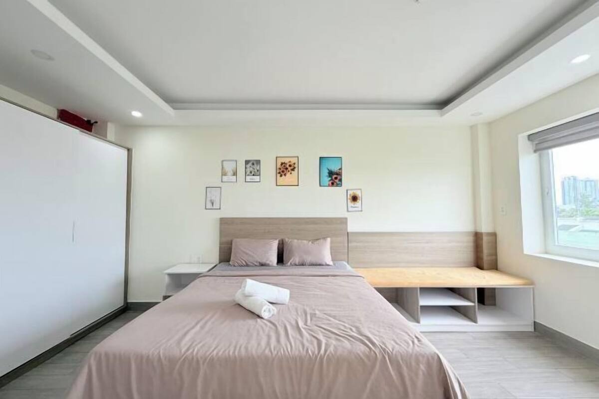 Escrivaninha, espaço de trabalho para notebook, Wi-Fi de cortesia