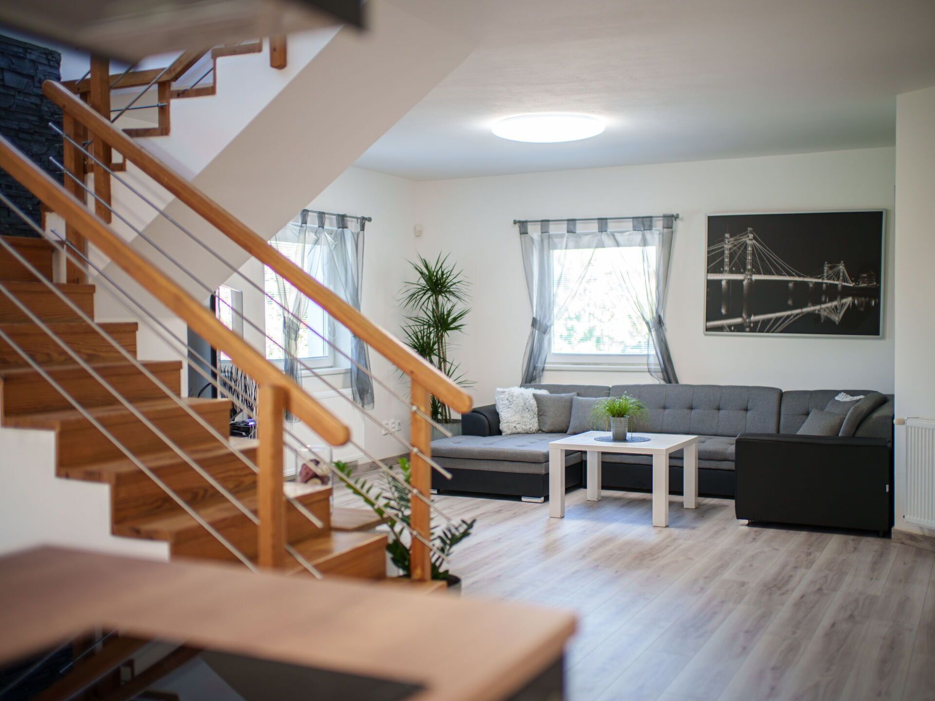 Atemberaubendes Alleinstehendes Ferienhaus Für 8 Leute Mit  W-lan, Privatem Pool, Tv Und Innenhof - Prag