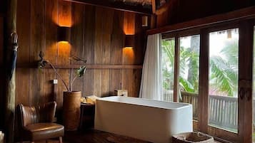 Bungalow Nature | 1 quarto, frigobar, cofres nos quartos, Wi-Fi de cortesia