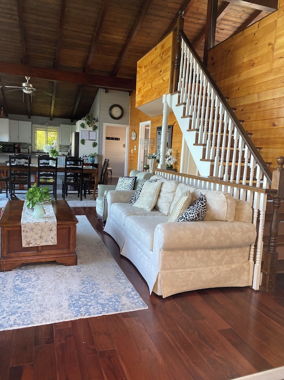 Huron Lakefront Cottage Charming 8 Bedrms 4bths 18+guests 8car/hotub/pets . - Ontario