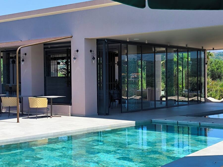 Piscina externa sazonal