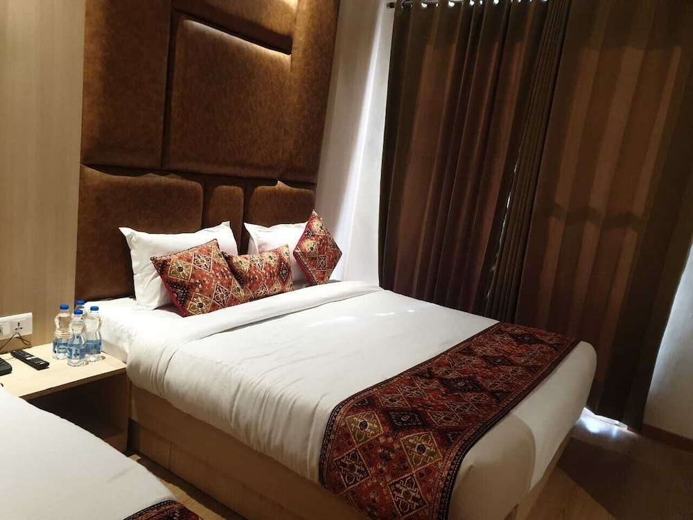 Hotel Jr Grand - Amritsar