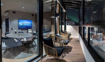 Apartamento superluxo, 2 quartos, para não fumantes, vista para a cidade | Terraço/pátio