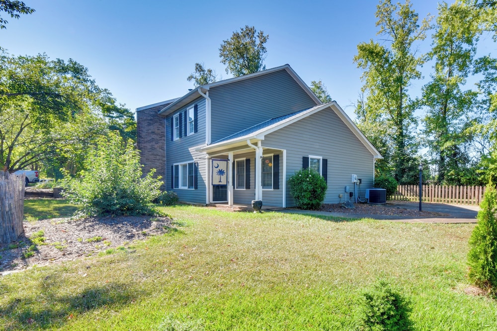 Seneca Escape W/ Screened Patio: Near Lakes! - Clemson, SC