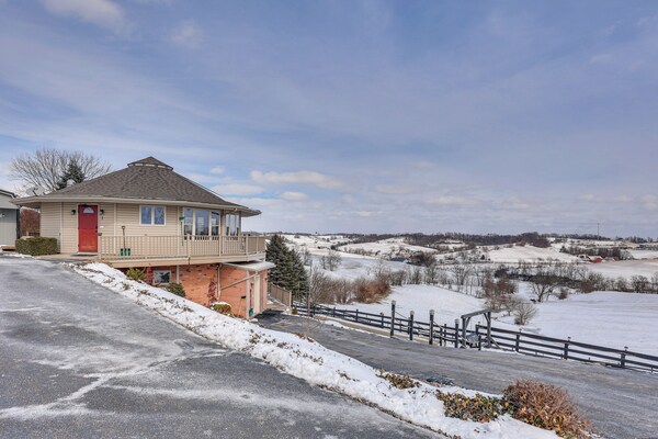 'Holmes With A View' Studio: Millersburg Retreat! - Berlin, OH