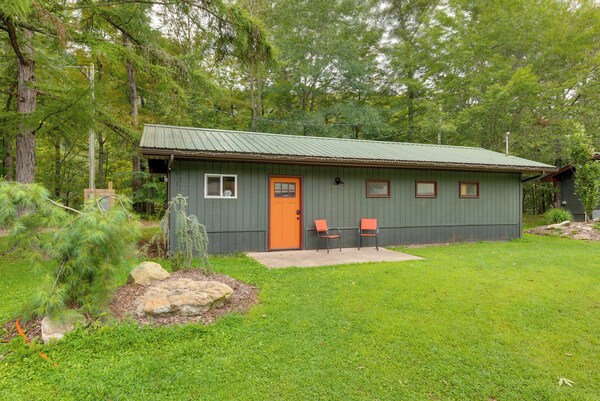 Community Perks: Elk Creek Escape - Deluxe Cabin C - Pennsylvania
