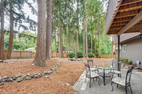 Bremerton Home W/ Fire Pit Near Parks & Museums - Silverdale, WA