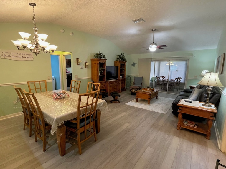 Stylish Winifred Home W/lanai, Patio, & Golf Cart Near Lake Sumter Landing - Wildwood, FL
