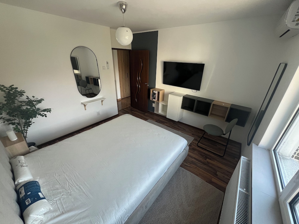 Charming 2-bedroom Apartment With Ac, Wifi In Adorable Călimănești - Călimănești