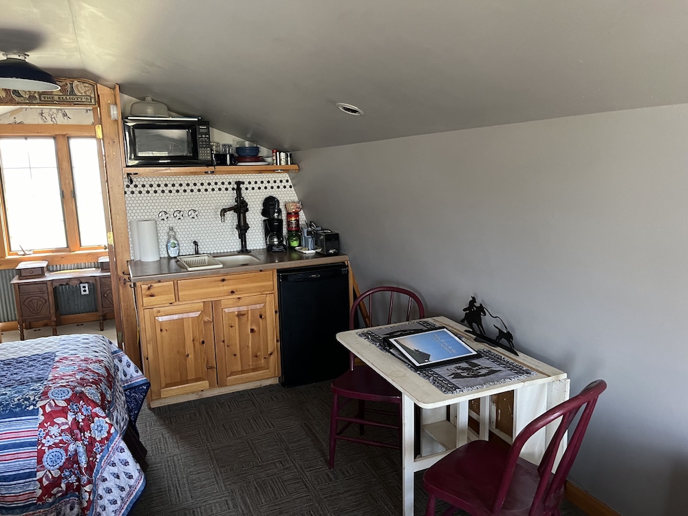 The Bunkhouse - A Quiet Getaway - Kansas