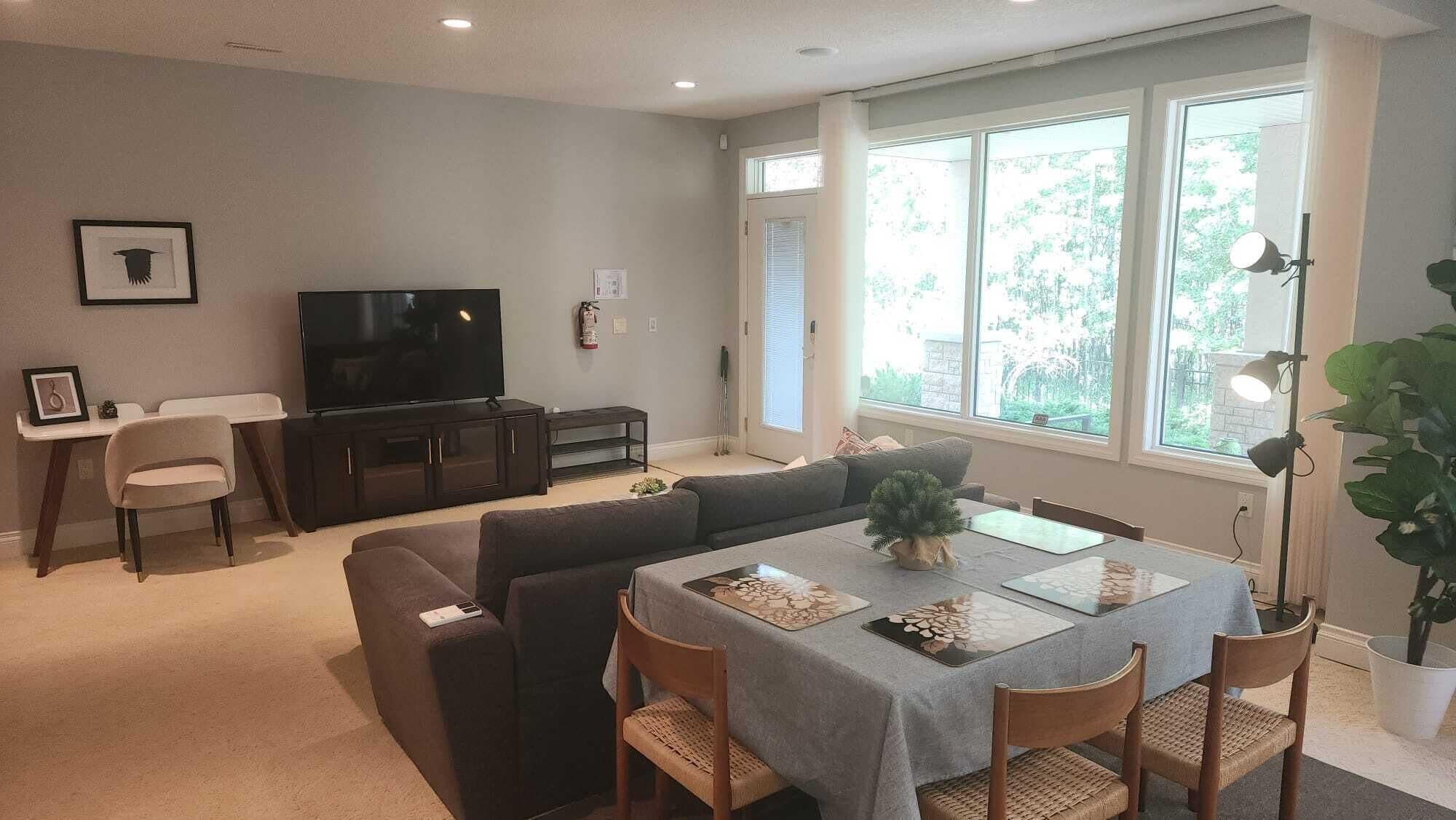 Charming 2-bedroom House With Ac, Wifi In Fantastic Calgary - Calgary