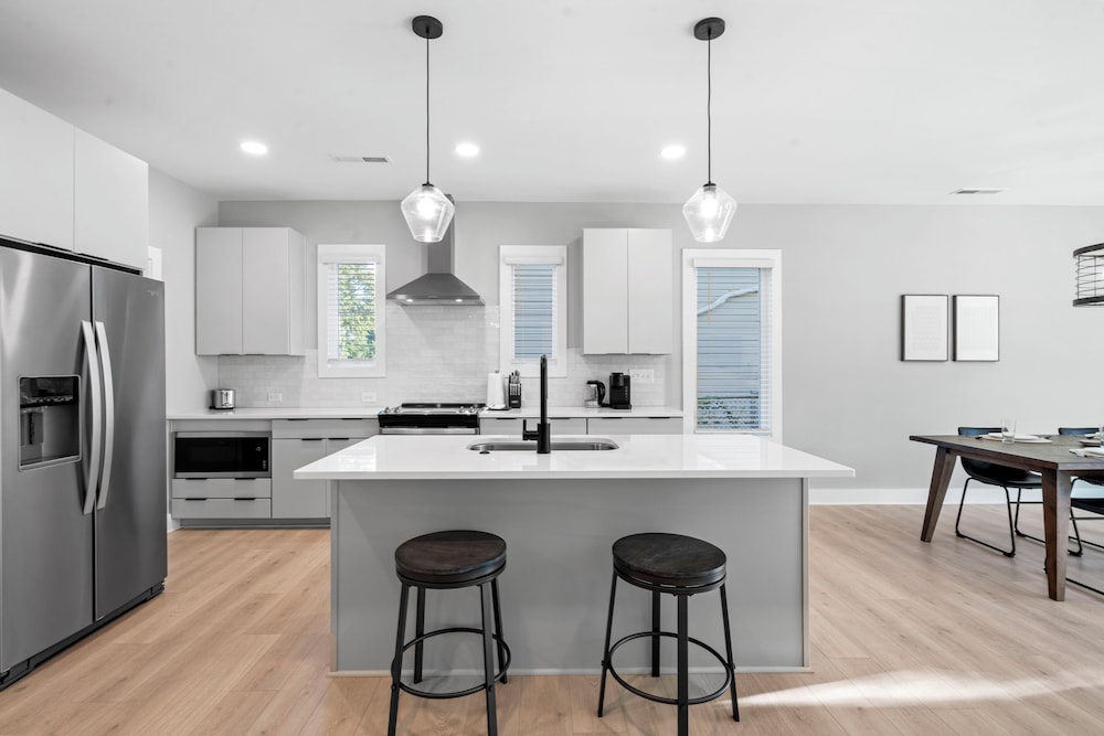 Charlotte Luxury Townhomes - Carowinds, North Carolina