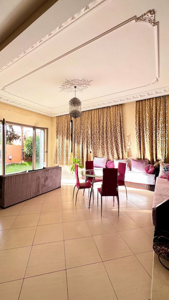 Spacious Villa With 5 Bedrooms And Ac, Wifi And Pool In Charming Marrakesh - Marrakesh