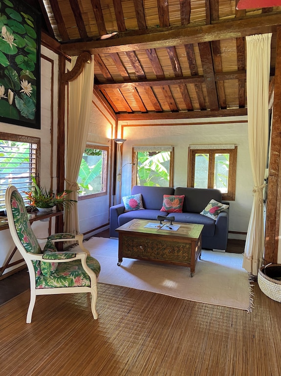 Fare Teak Avec Palapa Et Piscine Partagée - Polynésie française