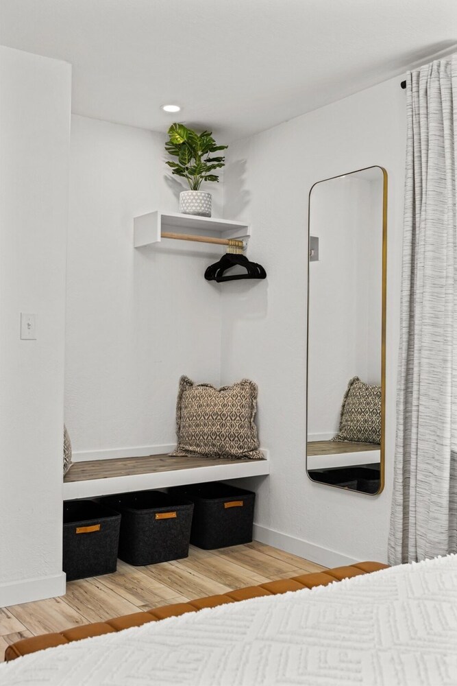 Walk to BSU & Downtown-Modern - Boise | Vrbo