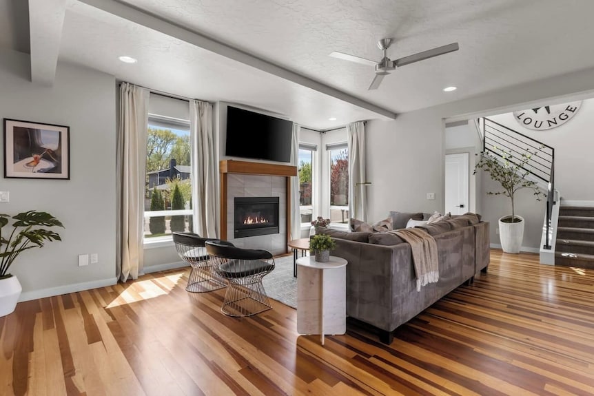 Aviation Themed- Hot Tub- Gas Firepit - Boise, ID