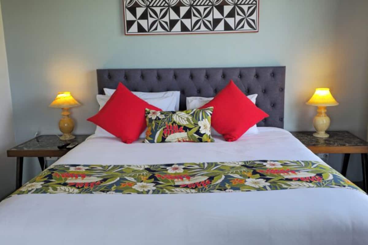 Ferro/tábua de engomar, roupa de cama fornecida