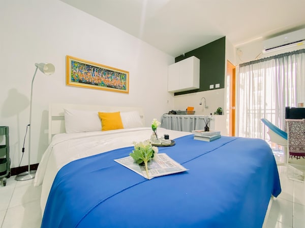 Cozy And Simply Look Studio Cinere Resort Apartment - Jakarta