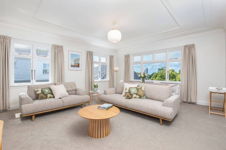 Spacious 3-bedroom Home In Roslyn With Views - Dunedin