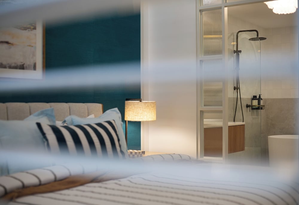 Monsoon Luxury Apartment in the heart of Macrossan Street - Port ...