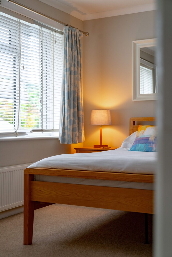Pebbles Rest - A Bungalow That Sleeps 11 Guests In 5 Bedrooms - Woolacombe