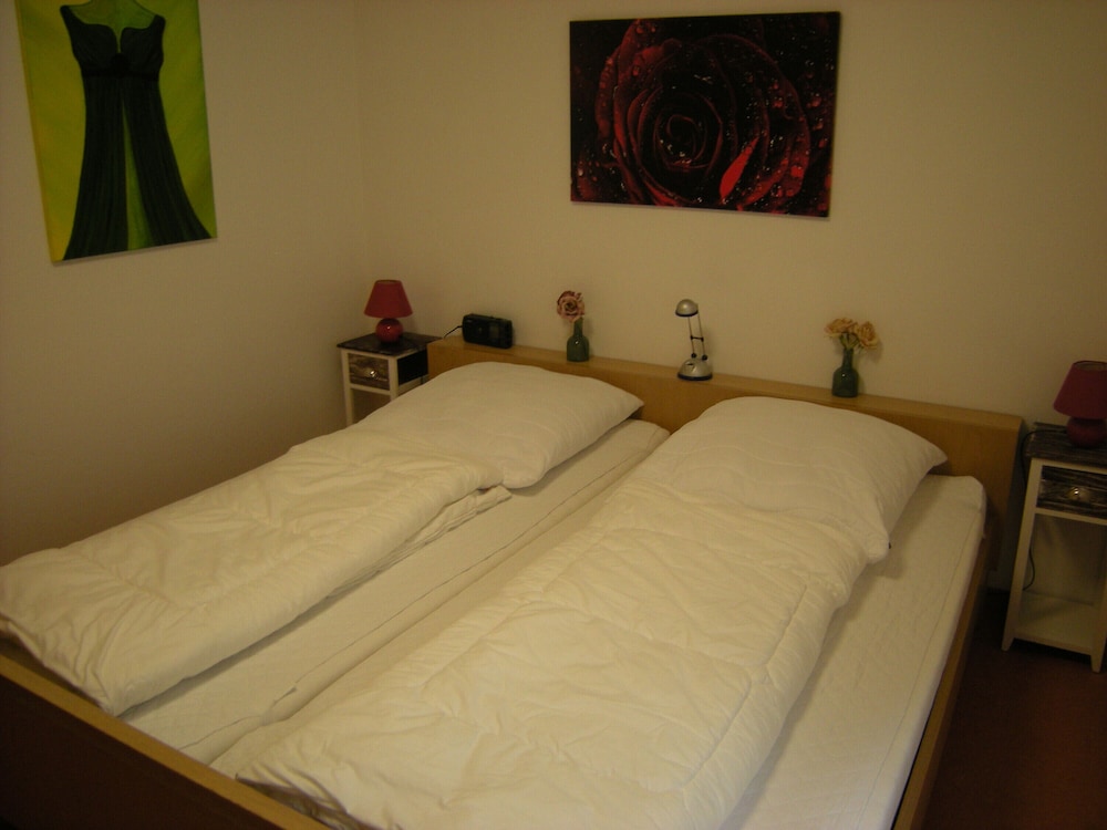 Bungalow '23' With Shared Pool, Shared Garden And Wi-fi - Poppenhausen