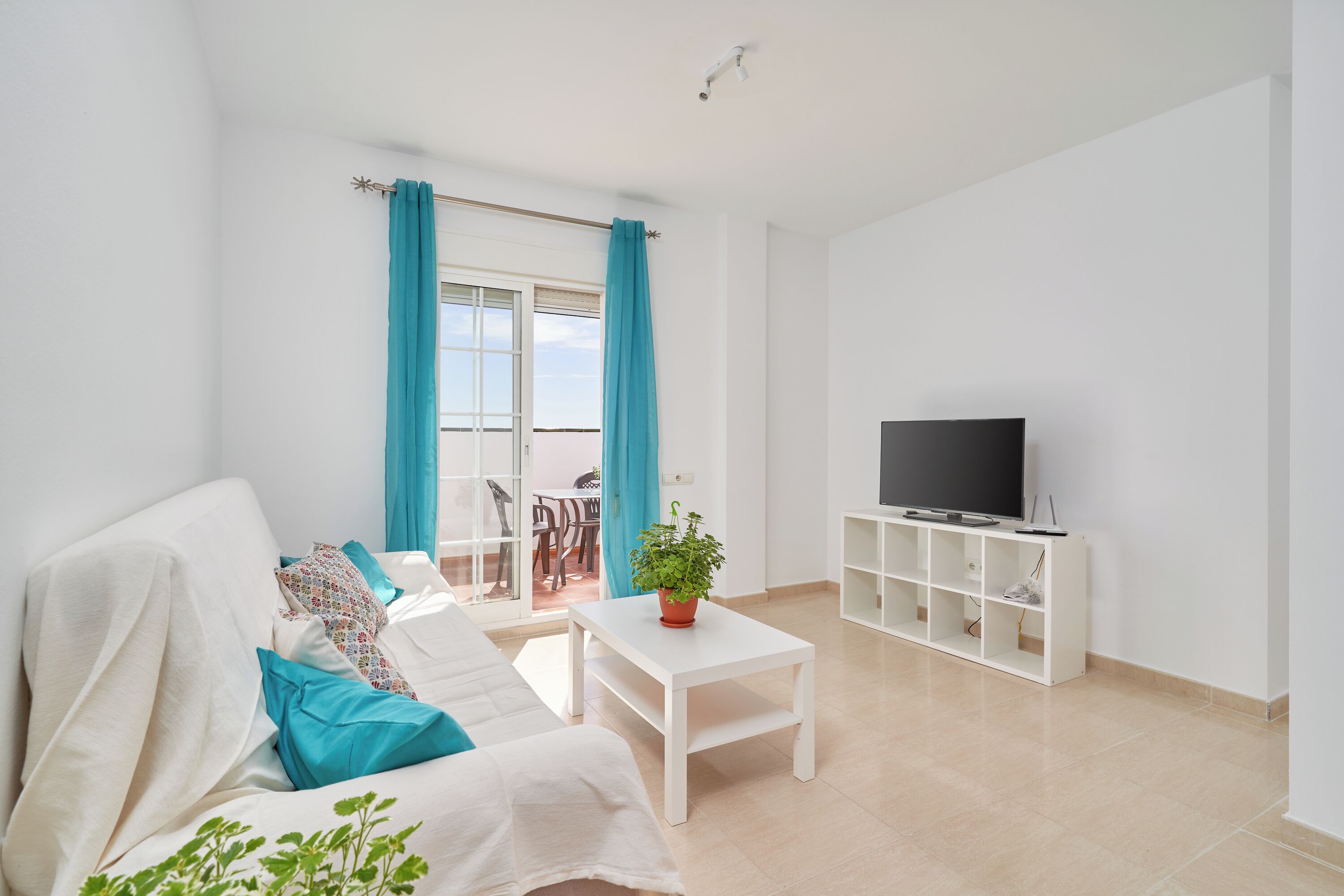 Apartamento 'Apartamento Tara Blanca' Con Vistas Al Mar, Terraza Privada Y Wi-fi - Torrox