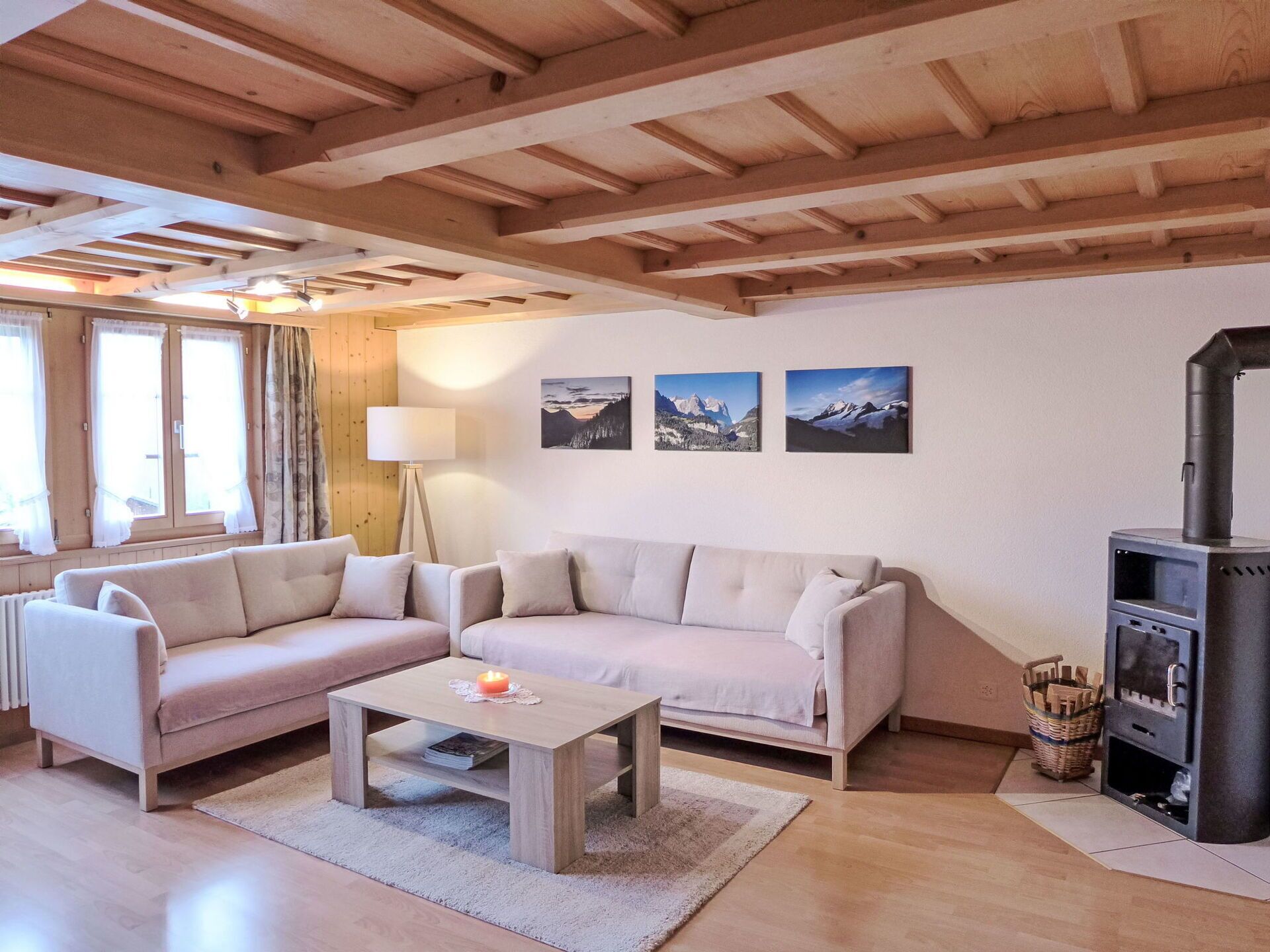 Schönes  Ferienhaus Für 4 Personen Mit  W-lan, Tv, Terrasse Und Panoramablick - Hasliberg