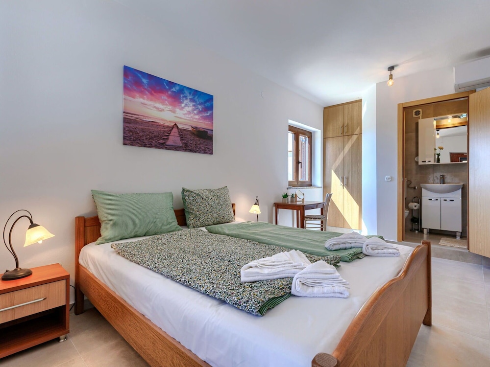 Belle Maison De Vacances Privée Avec Piscine Privée, Wifi, Climatisation, Tv, Terrasse, Parking - Pula