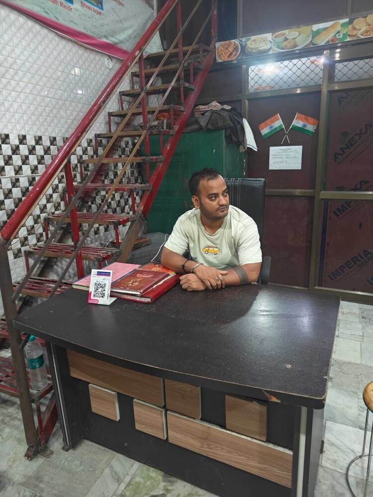 Thakur Ji P. Guest House By Grb - Varanasi