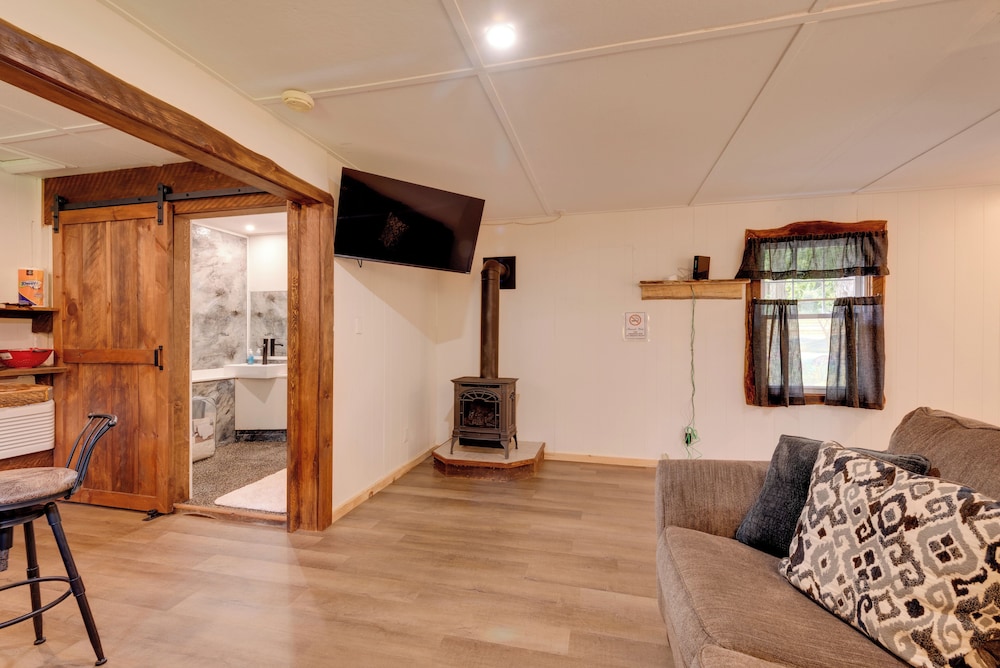 Hillsgrove Cabin: 9 Mi To Worlds End State Park! - Pennsylvania