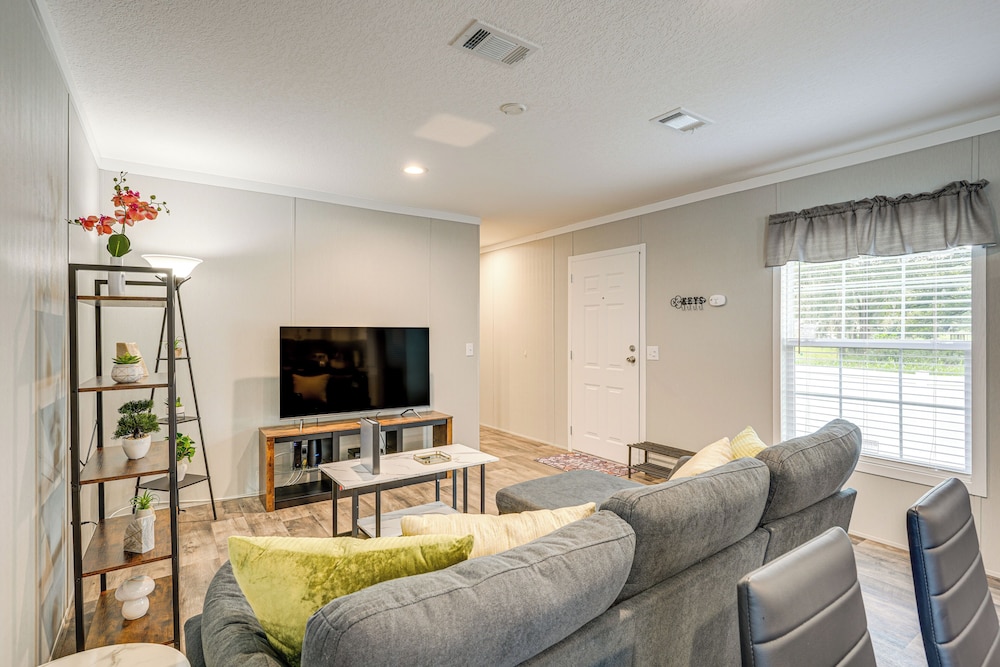 Sleek Home Near Downtown Lakeland W/ Yard! - Lakeland, FL