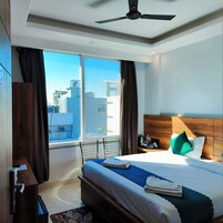 Quarto Duplo Superior | Secretária adequada para computadores portáteis, Wi-fi grátis 