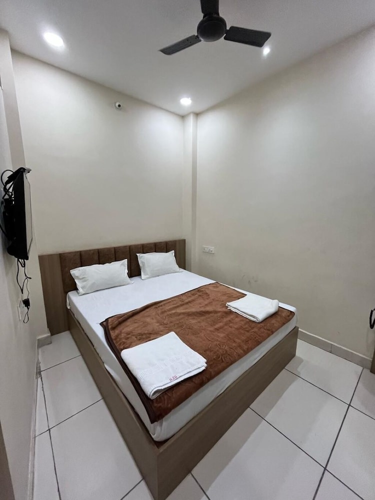 Hotel Shreegopal - Ujjain