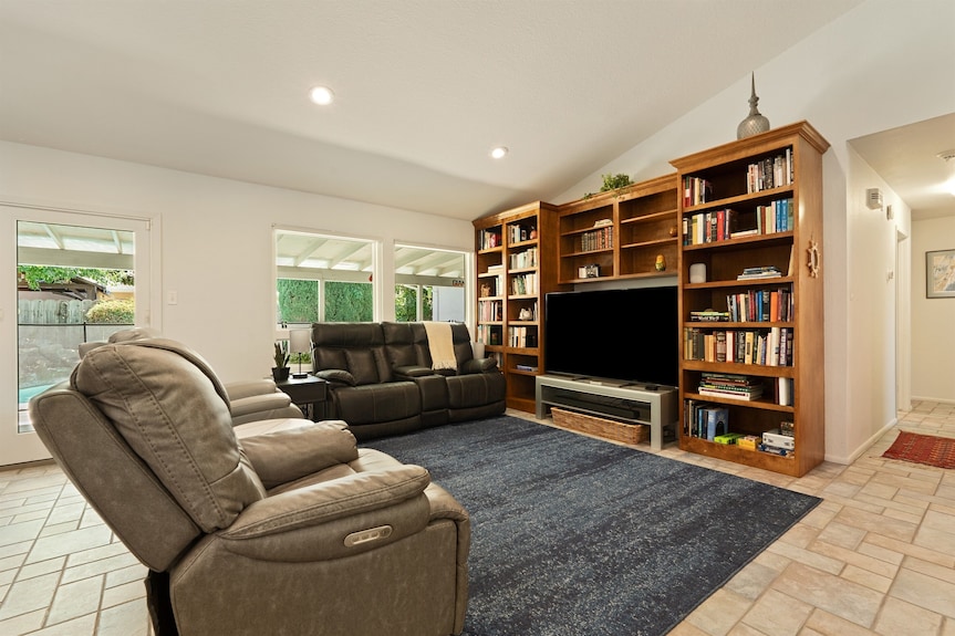 Port Place | Hot Tub, Close To Lodi Wine & Food! 3 Bedrooms, 2 Bathrooms, +Office - Micke Grove Zoo, Lodi