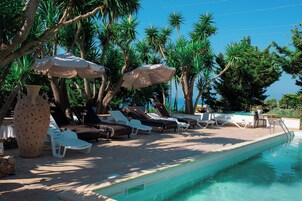 Piscina exterior sazonal 