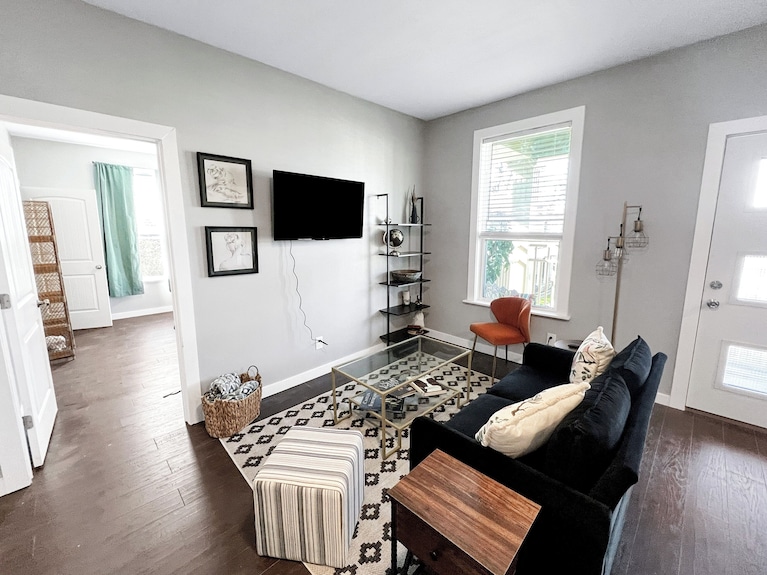 Modern Historic Downtown Apartment - San Antonio, TX