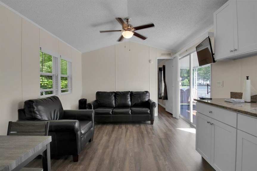 2br Mountain Cottage W/ King Bed | Sleeps 5 - Pigeon Forge, TN