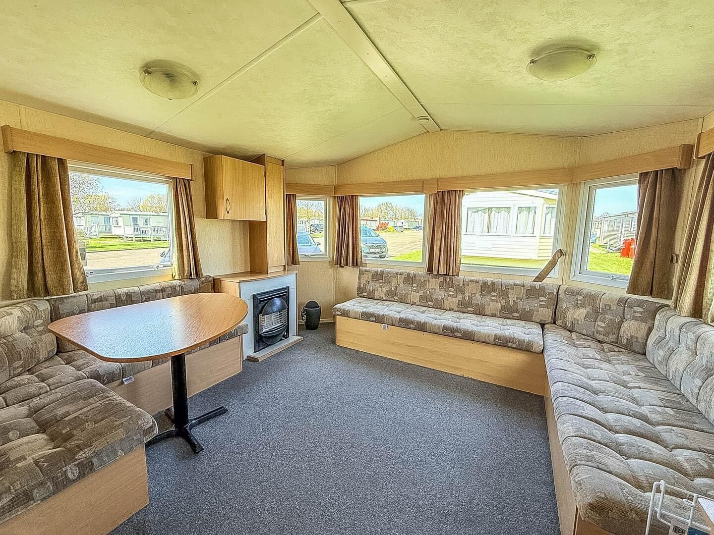 Cosy 8 Berth Caravan At Highfield Grange Holiday Park In Essex Ref 26724wr - Walton-on-the-Naze