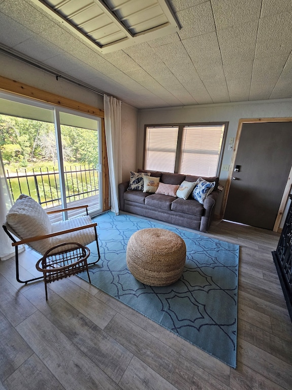 Lakeside, Boat Dock And Hot Tub With This Small Quaint Cottage. - Oklahoma